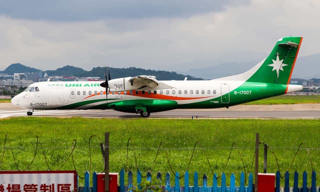 Airbus A320-200 vs ATR 72-600 Comparison | WebFlite