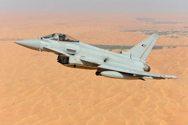 F-16 Fighting Falcon vs Eurofighter Typhoon Comparison | WebFlite